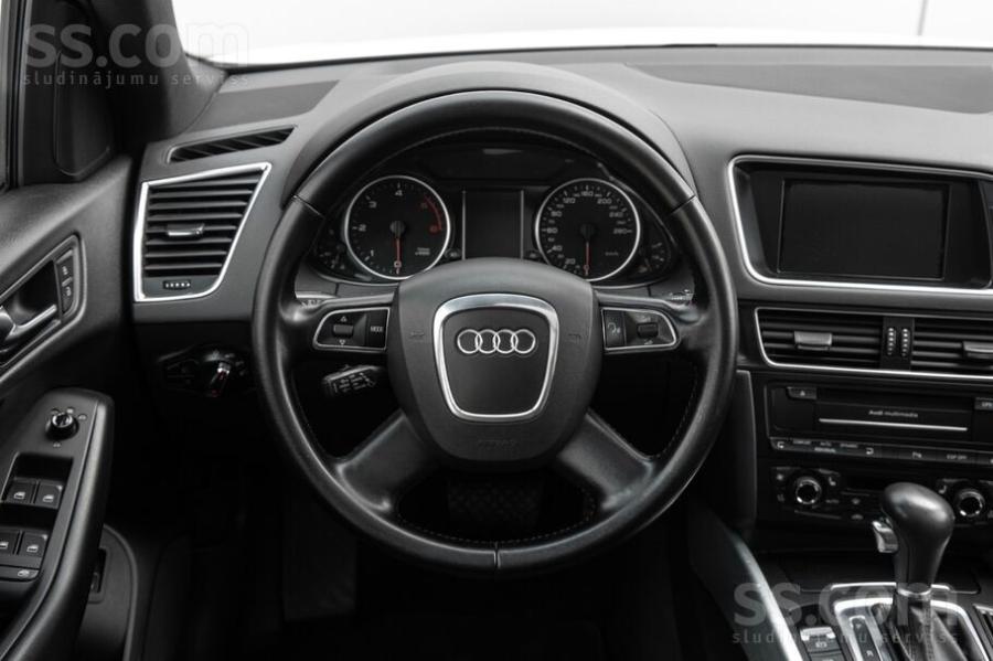White Audi Q5 2010 in Riga, with an engine capacity of 3.00 L and mileage of 338 thousand km for 7490 €, photo 21 on AUTOMOTO.COM.LV