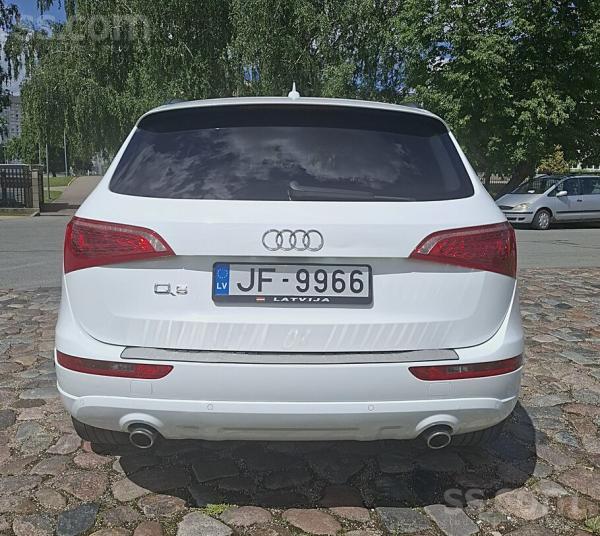 Balts Audi Q5 2010 Rīga, ar dzinēja tilpumu 3.00 L un nobraukumu 246 tūkst. km par 10950 €, foto 5 vietnē AUTOMOTO.COM.LV