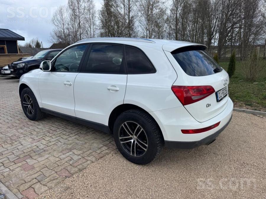Balts Audi Q5 2010 Rīga, ar dzinēja tilpumu 2.00 L un nobraukumu 273 tūkst. km par 8250 €, foto 4 vietnē AUTOMOTO.COM.LV