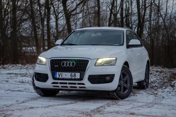 White Audi Q5 2010 in Grobiņa, with an engine capacity of 2.00 L and mileage of 0 thousand km for 12500 €, photo 4 on AUTOMOTO.COM.LV