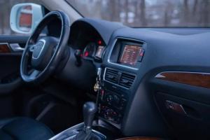 Белый Ауди Ку 5 2010 в Гробиня, объемом двигателя 2.00 л и пробегом 0 тыс. км за 12500 €, фото 19 на AUTOMOTO.COM.LV