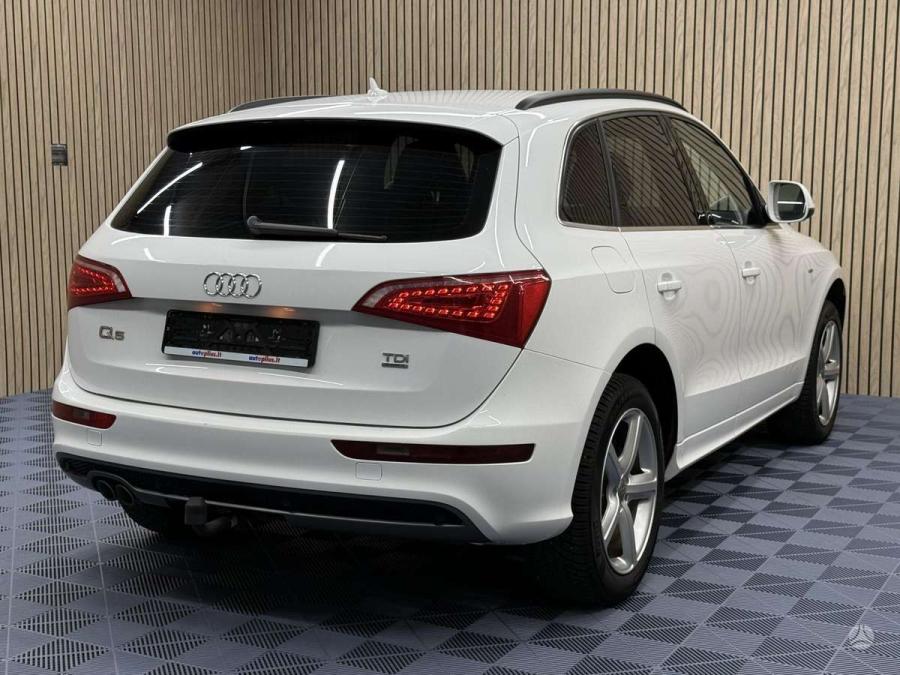 White Audi Q5 2010 in Marijampole, with an engine capacity of 1.97 L and mileage of 253 thousand km for 10300 €, photo 9 on AUTOMOTO.COM.LV