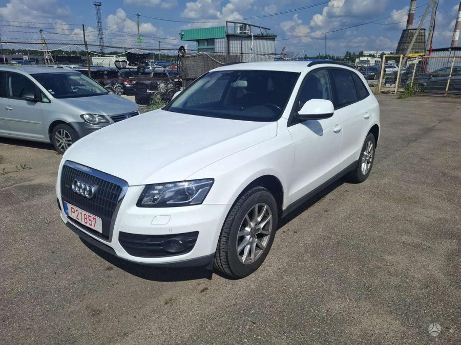 White Audi Q5 2010 in Kaunas, with an engine capacity of 1.97 L and mileage of 240 thousand km for 8400 €, photo 1 on AUTOMOTO.COM.LV