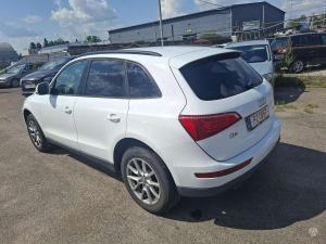 White Audi Q5 2010 in Kaunas, with an engine capacity of 1.97 L and mileage of 240 thousand km for 8400 €, photo 8 on AUTOMOTO.COM.LV