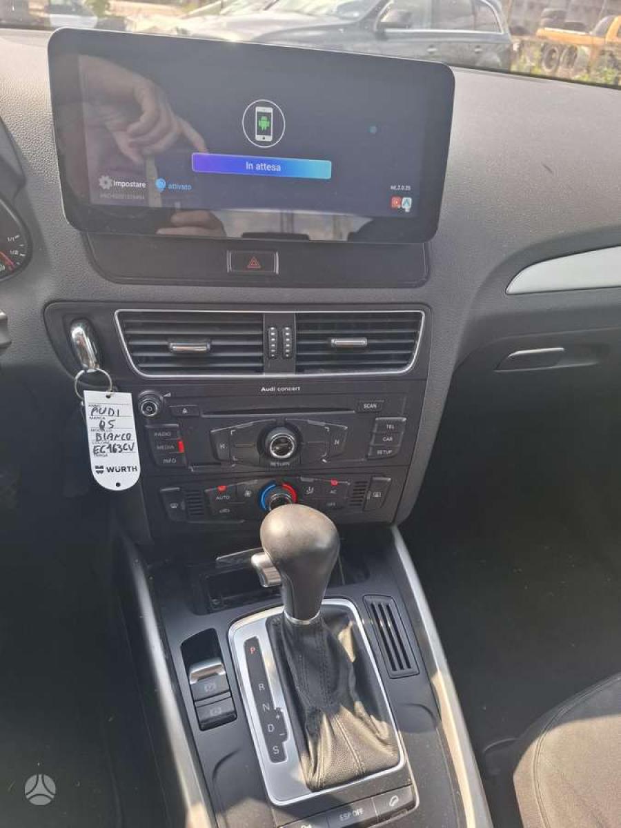 White Audi Q5 2010 in Kaunas, with an engine capacity of 1.97 L and mileage of 240 thousand km for 8400 €, photo 11 on AUTOMOTO.COM.LV
