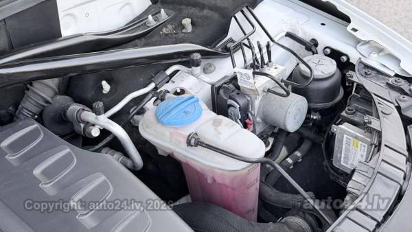 White Audi Q5 2010 in Tallinn, with an engine capacity of 2.00 L and mileage of 260 thousand km for 8900 €, photo 8 on AUTOMOTO.COM.LV
