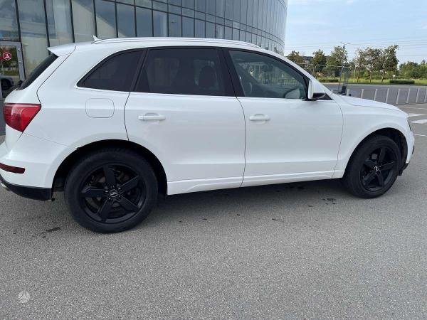 White Audi Q5 2010 in Siauliai, with an engine capacity of 3.20 L and mileage of 260 thousand km for 10800 €, photo 1 on AUTOMOTO.COM.LV