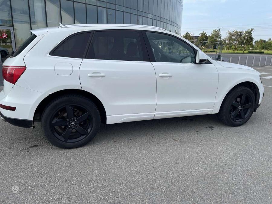 Balts Audi Q5 2010 Šauļi, ar dzinēja tilpumu 3.20 L un nobraukumu 260 tūkst. km par 10800 €, foto 1 vietnē AUTOMOTO.COM.LV