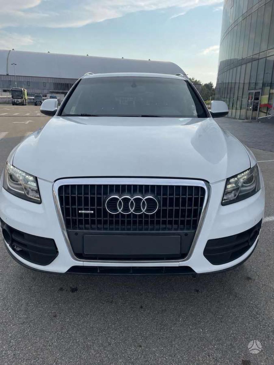 Balts Audi Q5 2010 Šauļi, ar dzinēja tilpumu 3.20 L un nobraukumu 260 tūkst. km par 10800 €, foto 3 vietnē AUTOMOTO.COM.LV