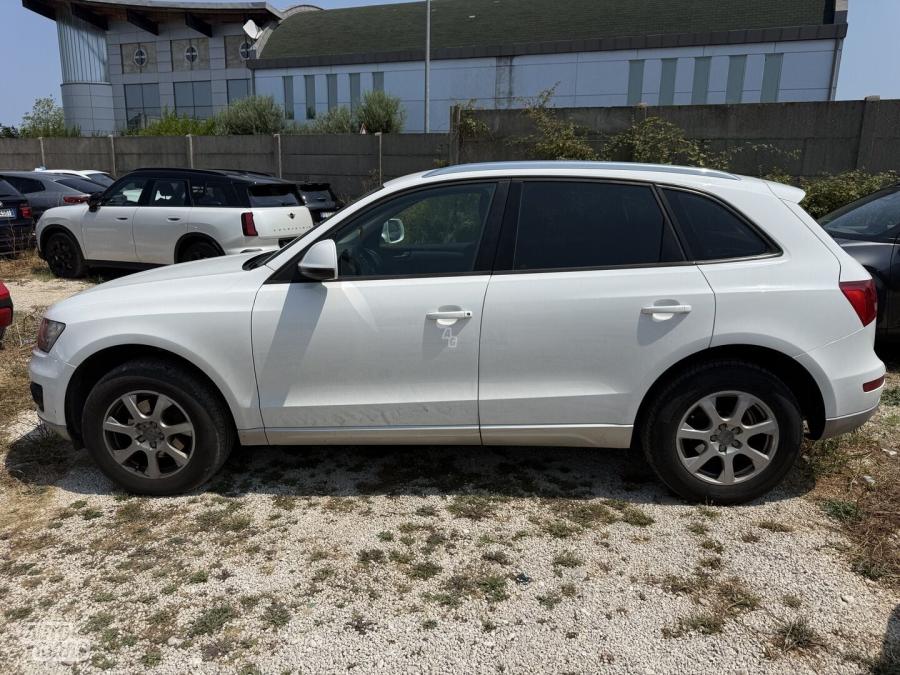 White Audi Q5 2010 in Utena, with an engine capacity of 2.00 L and mileage of 240 thousand km for 7950 €, photo 3 on AUTOMOTO.COM.LV