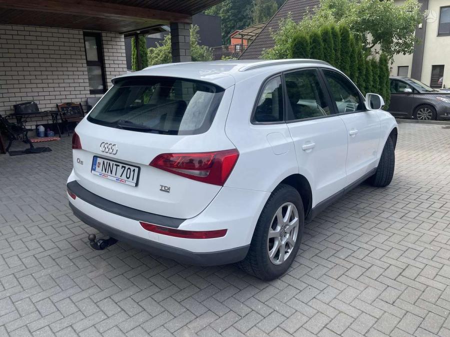Balts Audi Q5 2010 Kauņa, ar dzinēja tilpumu 1.97 L un nobraukumu 246 tūkst. km par 8200 €, foto 4 vietnē AUTOMOTO.COM.LV