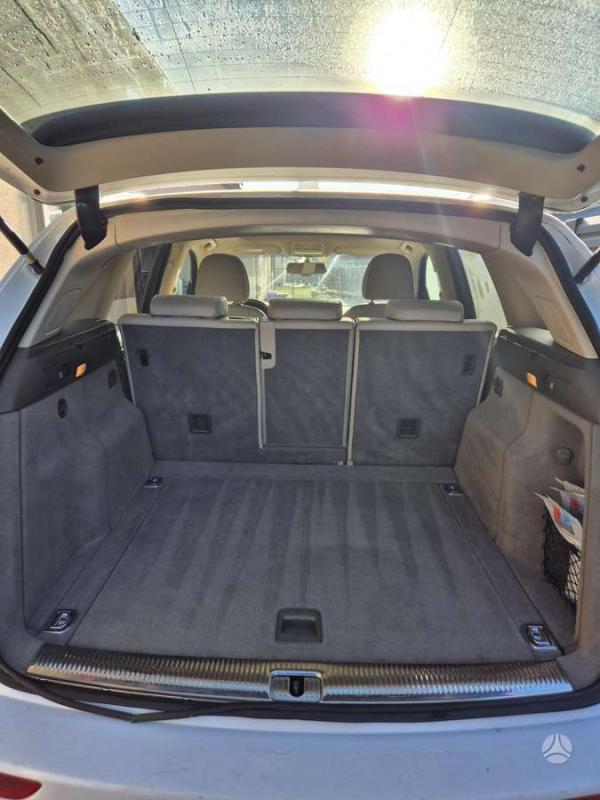 White Audi Q5 2010 in Kaunas, with an engine capacity of 3.15 L and mileage of 297 thousand km for 7300 €, photo 3 on AUTOMOTO.COM.LV