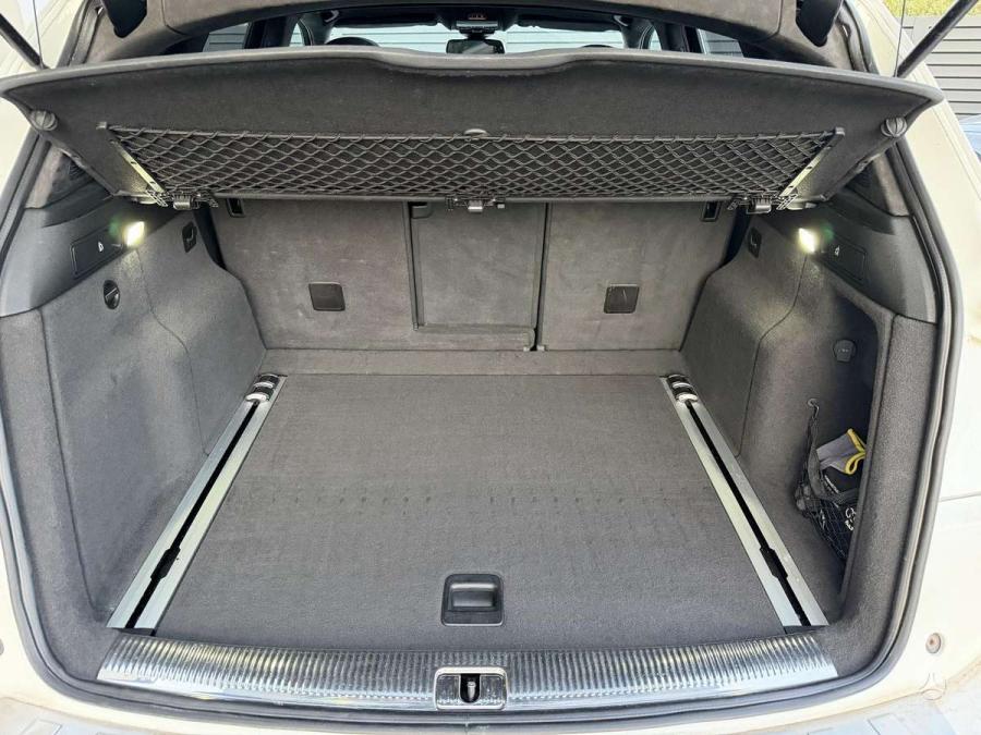 White Audi Q5 2010 in Alytus, with an engine capacity of 2.97 L and mileage of 289 thousand km for 9500 €, photo 18 on AUTOMOTO.COM.LV