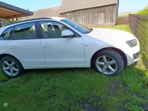 White Audi Q5 2010 in Marijampole, with an engine capacity of 1.97 L and mileage of 322 thousand km for 9000 €, photo 3 on AUTOMOTO.COM.LV
