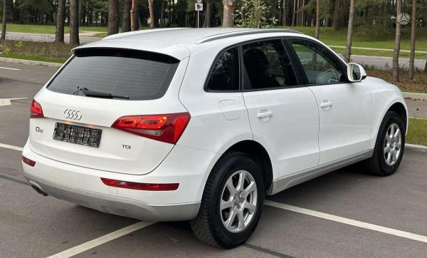 White Audi Q5 2010 in Utena, with an engine capacity of 1.97 L and mileage of 243 thousand km for 7100 €, photo 9 on AUTOMOTO.COM.LV