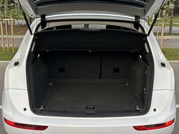 White Audi Q5 2010 in Utena, with an engine capacity of 1.97 L and mileage of 243 thousand km for 7100 €, photo 11 on AUTOMOTO.COM.LV
