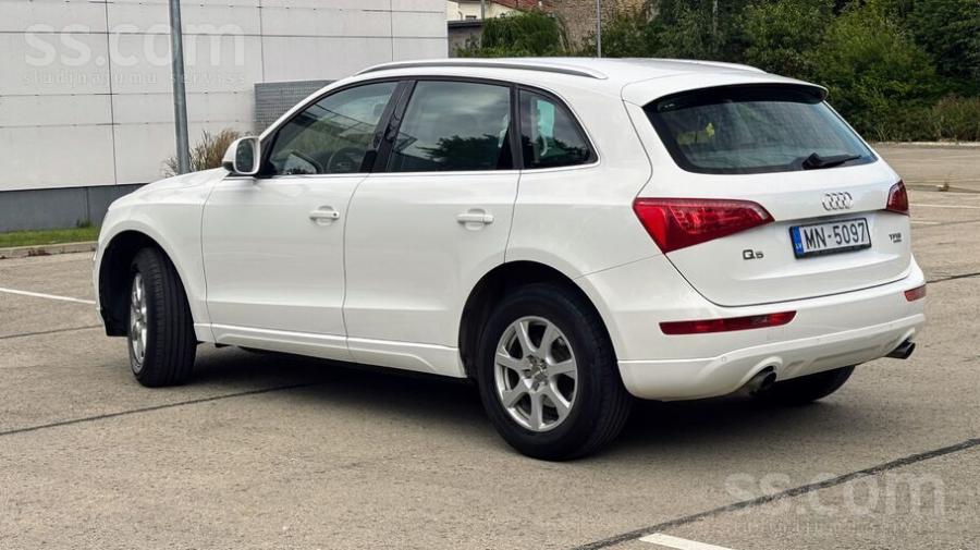 White Audi Q5 2010 in Riga, with an engine capacity of 2.00 L and mileage of 145 thousand km for 8999 €, photo 4 on AUTOMOTO.COM.LV