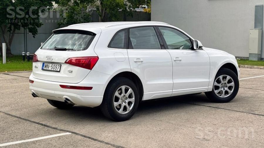 White Audi Q5 2010 in Riga, with an engine capacity of 2.00 L and mileage of 145 thousand km for 8999 €, photo 5 on AUTOMOTO.COM.LV