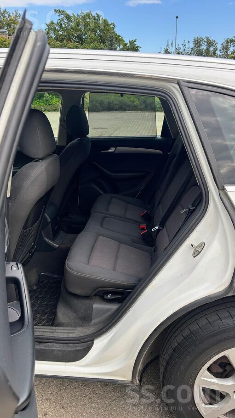 White Audi Q5 2010 in Riga, with an engine capacity of 2.00 L and mileage of 145 thousand km for 8999 €, photo 7 on AUTOMOTO.COM.LV