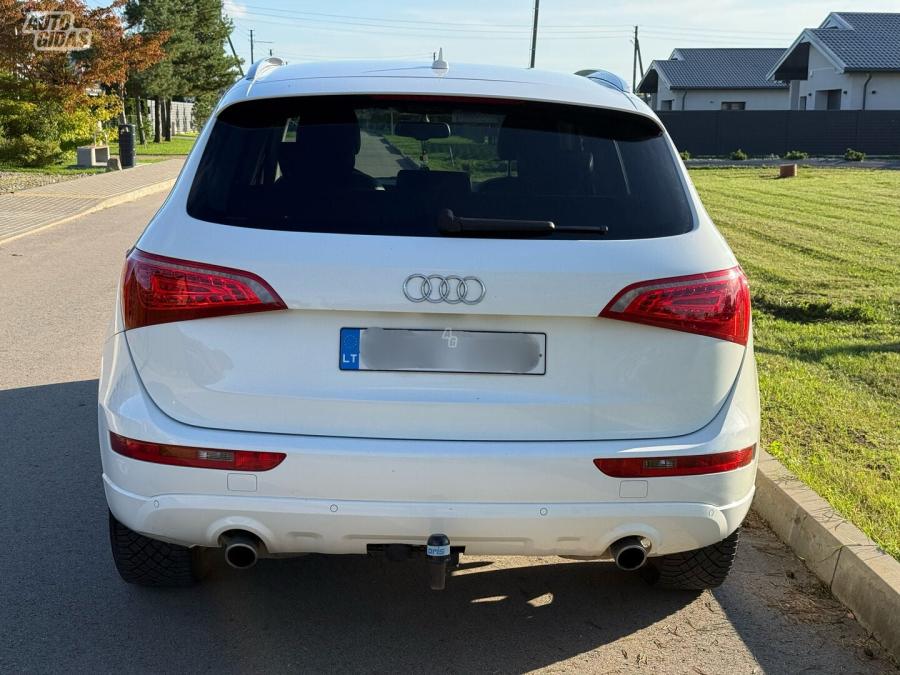 White Audi Q5 2010 in Vilnius, with an engine capacity of 3.00 L and mileage of 290 thousand km for 8300 €, photo 7 on AUTOMOTO.COM.LV