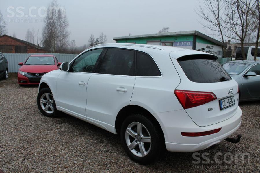 White Audi Q5 2011 in Daugavpils, with an engine capacity of 2.00 L and mileage of 225 thousand km for 9290 €, photo 7 on AUTOMOTO.COM.LV