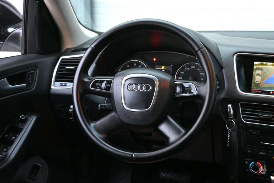 White Audi Q5 2011 in Kretinga, with an engine capacity of 1.98 L and mileage of 259 thousand km for 9999 €, photo 25 on AUTOMOTO.COM.LV