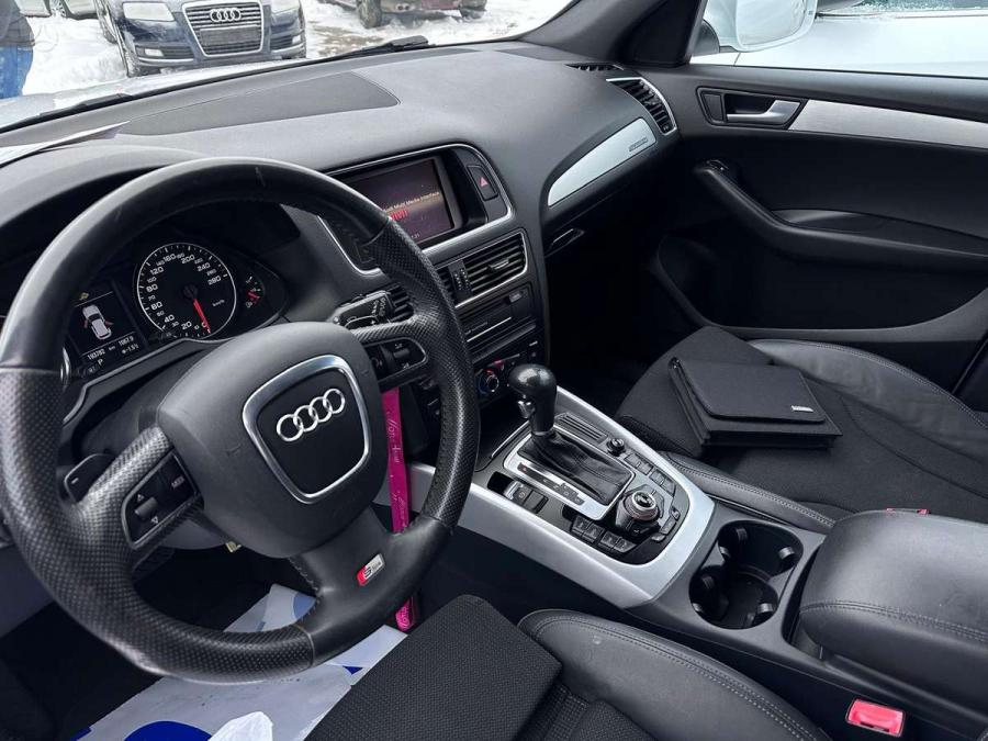 Balts Audi Q5 2011 Utena, ar dzinēja tilpumu 1.97 L un nobraukumu 196 tūkst. km par 11850 €, foto 32 vietnē AUTOMOTO.COM.LV