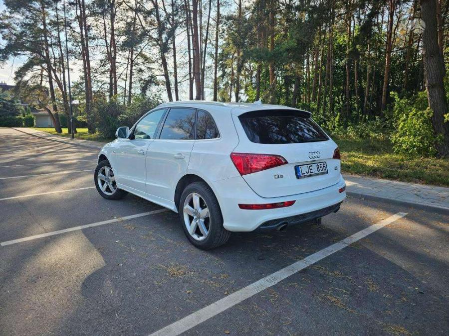 White Audi Q5 2011 in Kaunas, with an engine capacity of 3.20 L and mileage of 177 thousand km for 6899 €, photo 3 on AUTOMOTO.COM.LV