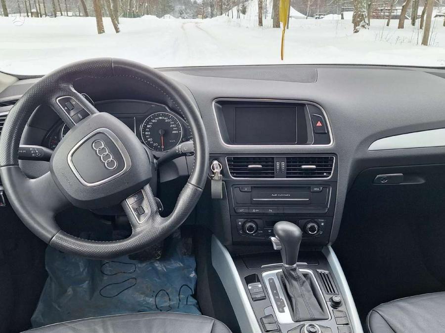 White Audi Q5 2011 in Taurage, with an engine capacity of 2.97 L and mileage of 325 thousand km for 8600 €, photo 12 on AUTOMOTO.COM.LV