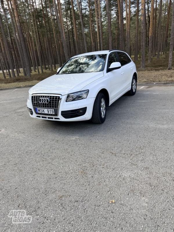 White Audi Q5 2011 in Druskininkai, with an engine capacity of 2.00 L and mileage of 306 thousand km for 10800 €, photo 1 on AUTOMOTO.COM.LV