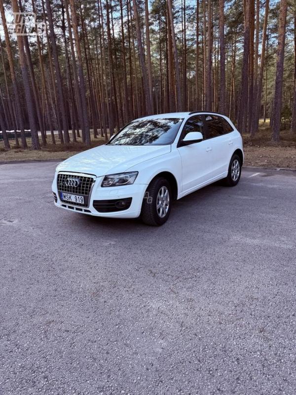 White Audi Q5 2011 in Druskininkai, with an engine capacity of 2.00 L and mileage of 306 thousand km for 10800 €, photo 3 on AUTOMOTO.COM.LV