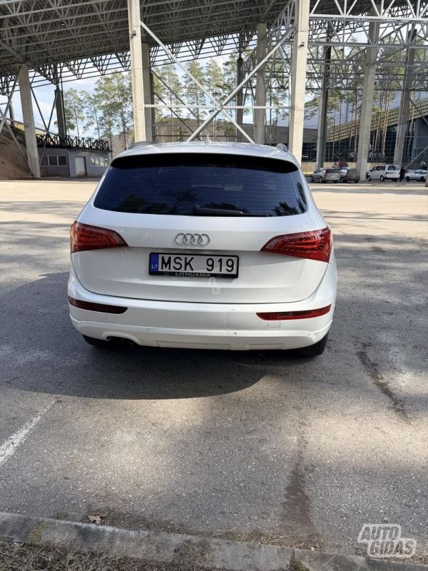 White Audi Q5 2011 in Druskininkai, with an engine capacity of 2.00 L and mileage of 306 thousand km for 10800 €, photo 6 on AUTOMOTO.COM.LV