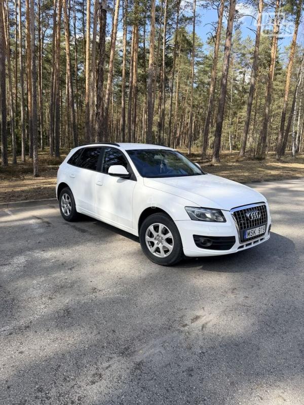 White Audi Q5 2011 in Druskininkai, with an engine capacity of 2.00 L and mileage of 306 thousand km for 10800 €, photo 9 on AUTOMOTO.COM.LV