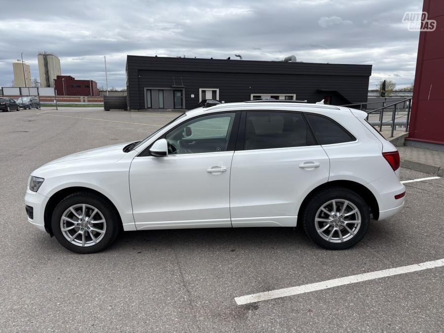 White Audi Q5 2011 in Kaunas, with an engine capacity of 2.00 L and mileage of 206 thousand km for 6950 €, photo 6 on AUTOMOTO.COM.LV