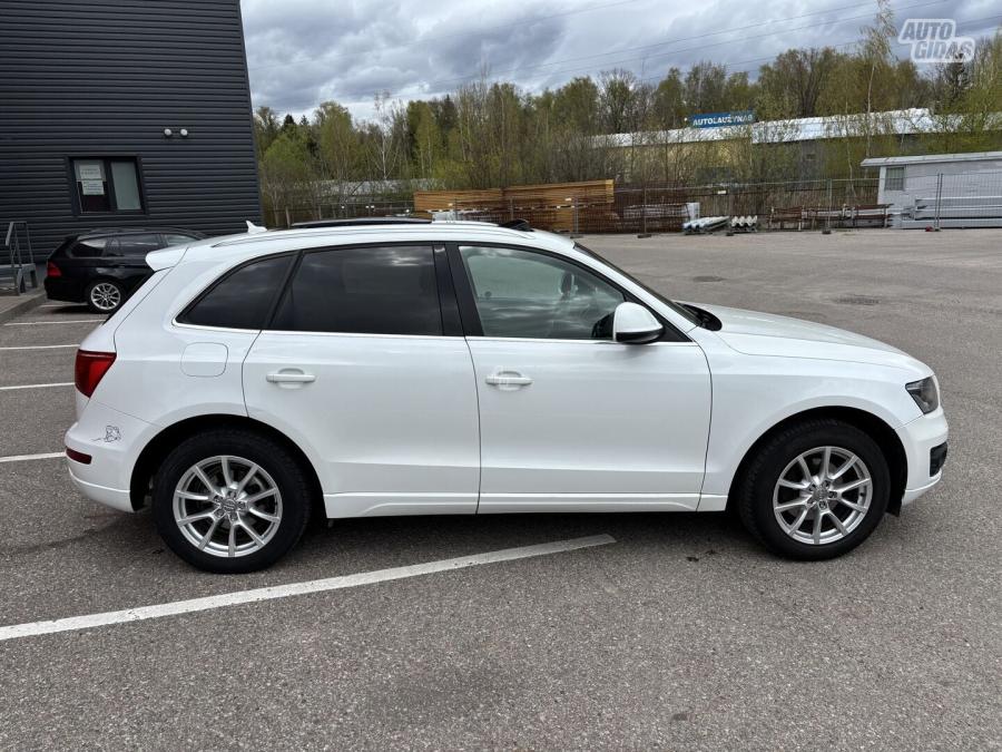 White Audi Q5 2011 in Kaunas, with an engine capacity of 2.00 L and mileage of 206 thousand km for 6950 €, photo 8 on AUTOMOTO.COM.LV