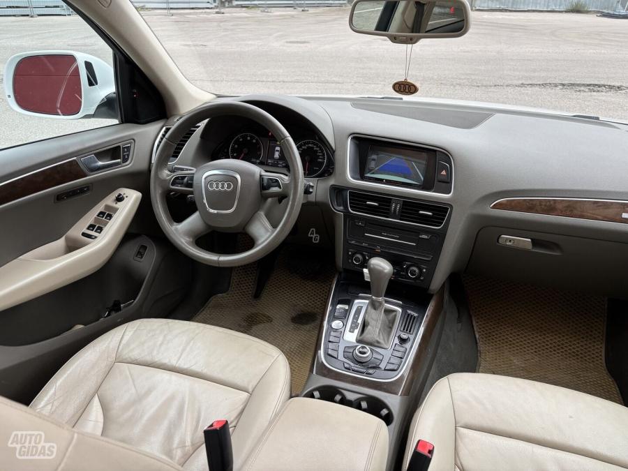 White Audi Q5 2011 in Kaunas, with an engine capacity of 2.00 L and mileage of 206 thousand km for 6950 €, photo 12 on AUTOMOTO.COM.LV