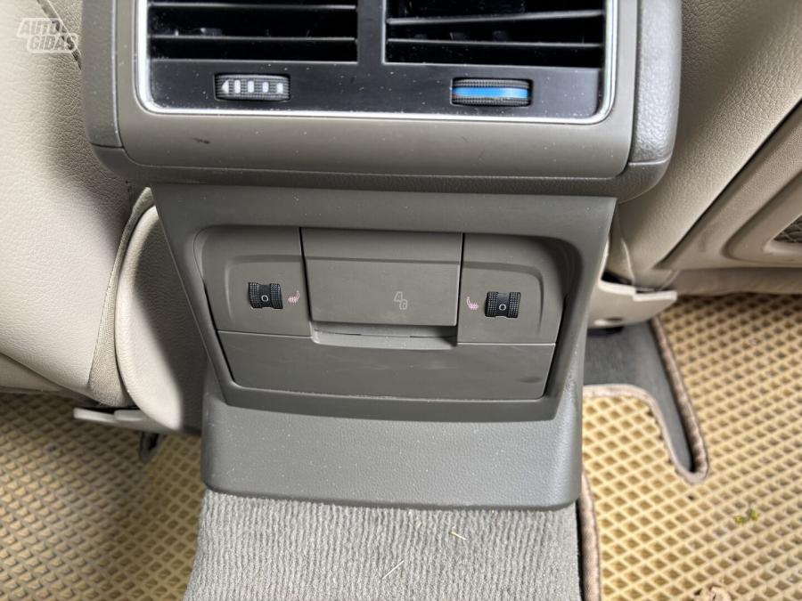 White Audi Q5 2011 in Kaunas, with an engine capacity of 2.00 L and mileage of 206 thousand km for 6950 €, photo 14 on AUTOMOTO.COM.LV