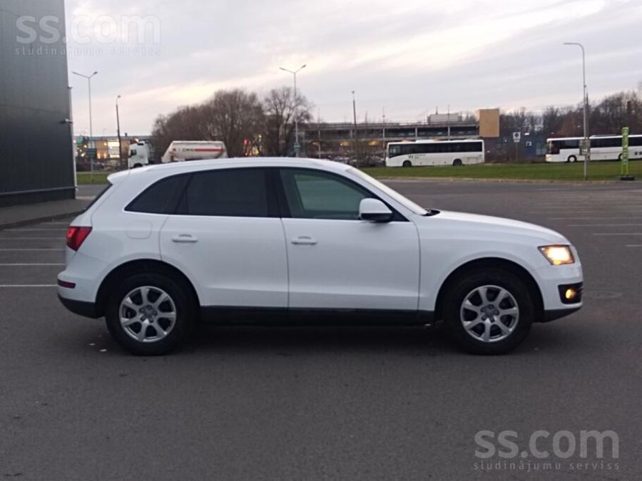 Balts Audi Q5 2011 Rīga, ar dzinēja tilpumu 2.00 L un nobraukumu 0 tūkst. km par 9700 €, foto 10 vietnē AUTOMOTO.COM.LV
