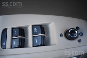 Balts Audi Q5 2011 Talsi, ar dzinēja tilpumu 3.00 L un nobraukumu 246 tūkst. km par 10700 €, foto 14 vietnē AUTOMOTO.COM.LV
