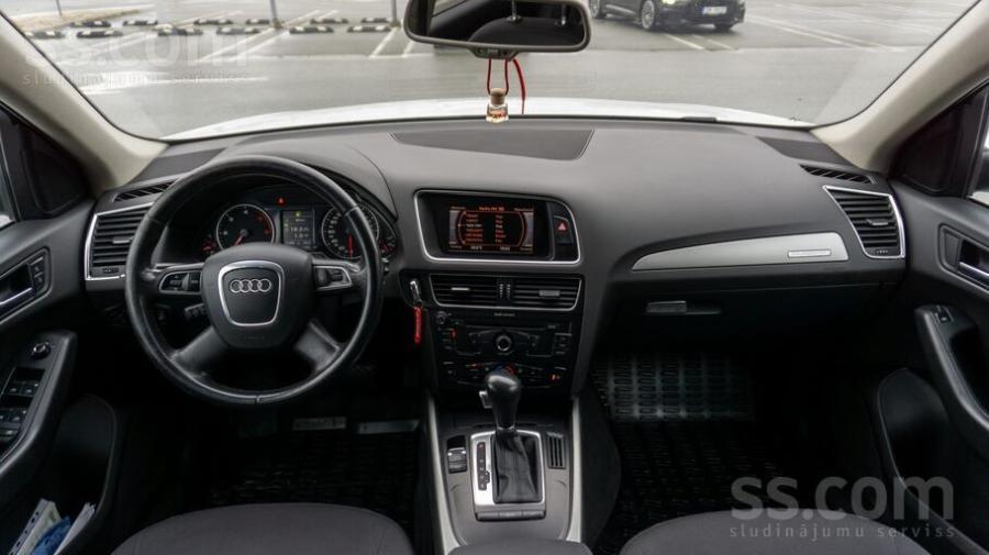 White Audi Q5 2011 in Riga, with an engine capacity of 2.00 L and mileage of 358 thousand km for 9990 €, photo 13 on AUTOMOTO.COM.LV