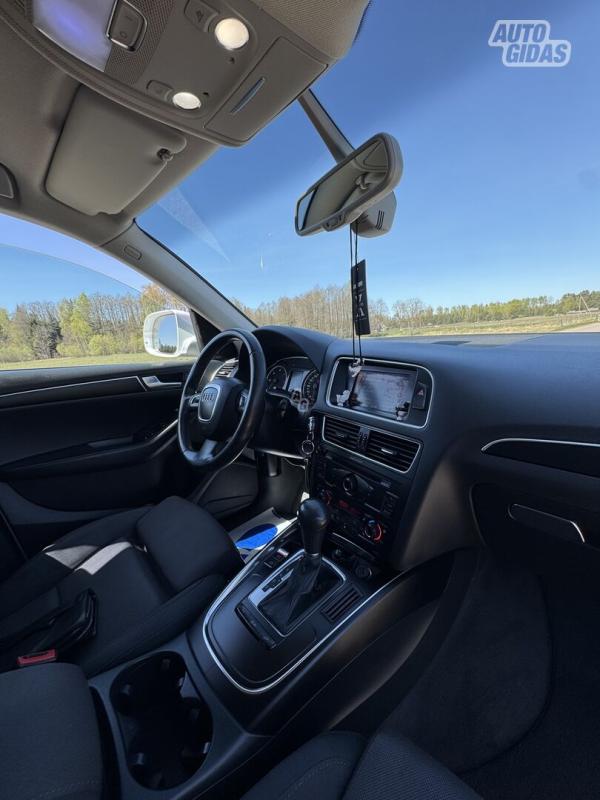 White Audi Q5 2011 in Jonava, with an engine capacity of 2.00 L and mileage of 393 thousand km for 6000 €, photo 7 on AUTOMOTO.COM.LV