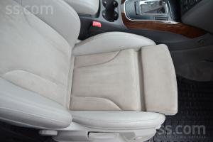 White Audi Q5 2011 in Riga, with an engine capacity of 2.00 L and mileage of 212 thousand km for 10650 €, photo 17 on AUTOMOTO.COM.LV