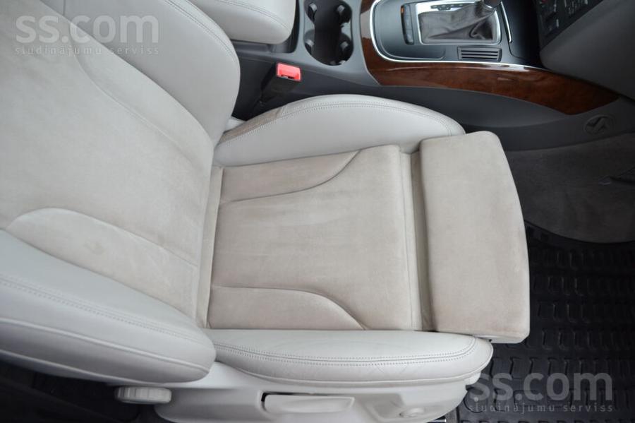 White Audi Q5 2011 in Riga, with an engine capacity of 2.00 L and mileage of 212 thousand km for 10650 €, photo 17 on AUTOMOTO.COM.LV