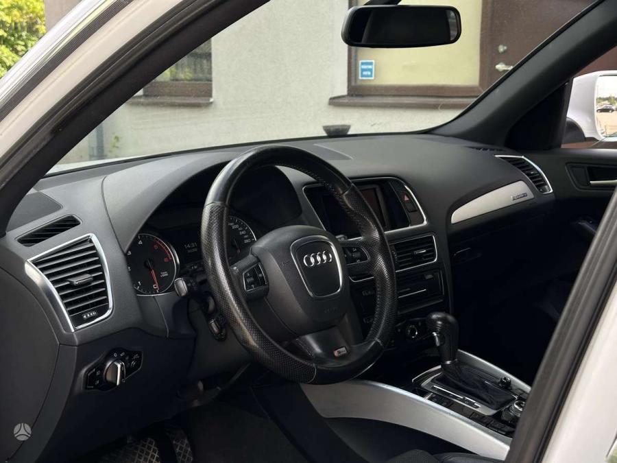 White Audi Q5 2011 in Utena, with an engine capacity of 1.97 L and mileage of 335 thousand km for 9700 €, photo 14 on AUTOMOTO.COM.LV
