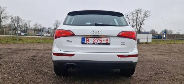 White Audi Q5 2011 in Daugavpils, with an engine capacity of 2.00 L and mileage of 285 thousand km for 9650 €, photo 4 on AUTOMOTO.COM.LV