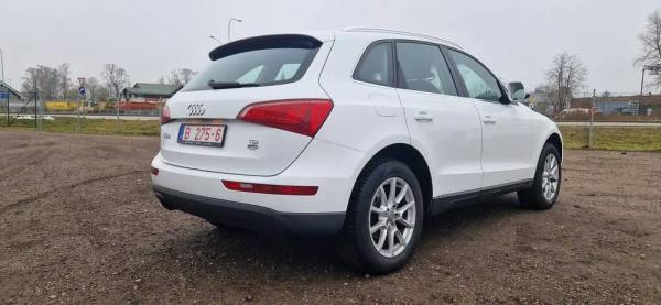 White Audi Q5 2011 in Daugavpils, with an engine capacity of 2.00 L and mileage of 285 thousand km for 9650 €, photo 5 on AUTOMOTO.COM.LV