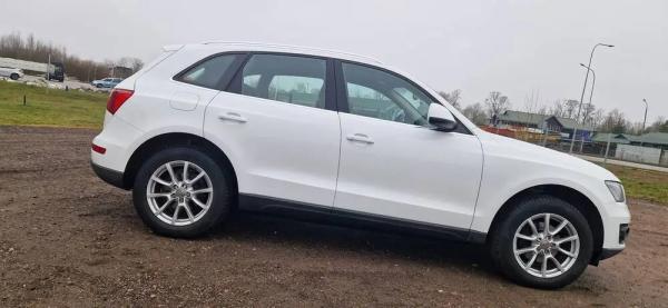 White Audi Q5 2011 in Daugavpils, with an engine capacity of 2.00 L and mileage of 285 thousand km for 9650 €, photo 6 on AUTOMOTO.COM.LV
