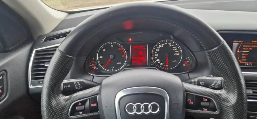 White Audi Q5 2011 in Daugavpils, with an engine capacity of 2.00 L and mileage of 285 thousand km for 9650 €, photo 13 on AUTOMOTO.COM.LV