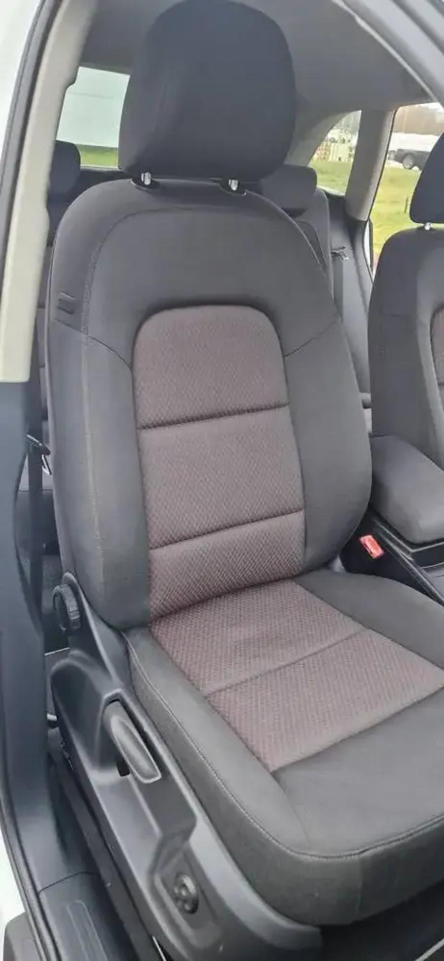 White Audi Q5 2011 in Daugavpils, with an engine capacity of 2.00 L and mileage of 285 thousand km for 9650 €, photo 23 on AUTOMOTO.COM.LV