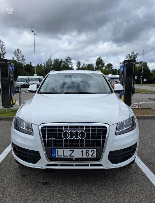 White Audi Q5 2011 in Vilnius, with an engine capacity of 1.98 L and mileage of 256 thousand km for 8300 €, photo 2 on AUTOMOTO.COM.LV